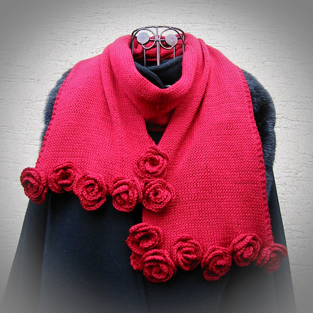 Ravelry: Echarpe Roses - Roses scarf pattern by Pretty Tchouskaïa