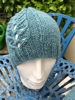 Ravelry: rosyretro's YUMI Hat *Test Knit*