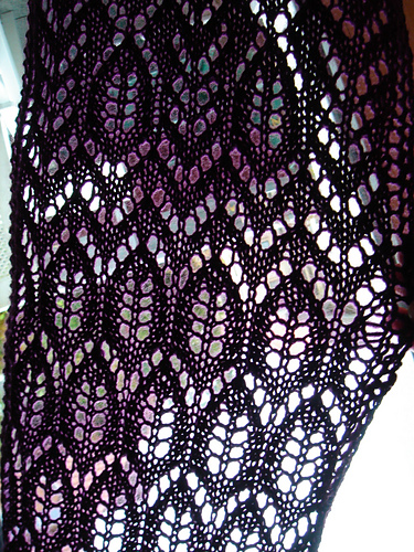 Ravelry: Raava scarf pattern by Diana Rozenshteyn