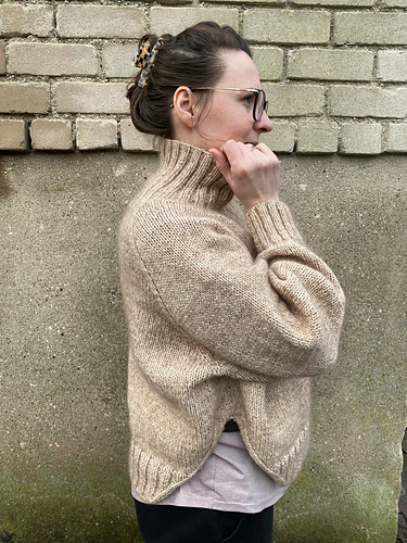 Ravelry: Yoga winter sweater pattern by Neringa Ruke