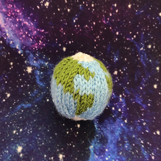 Ravelry: Mini Knitted Globe pattern by Ruth Haydock