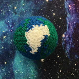 Ravelry: Crochet Globe pattern by Ruth Haydock