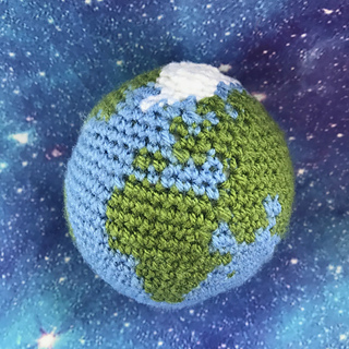 Ravelry: Crochet Globe pattern by Ruth Haydock