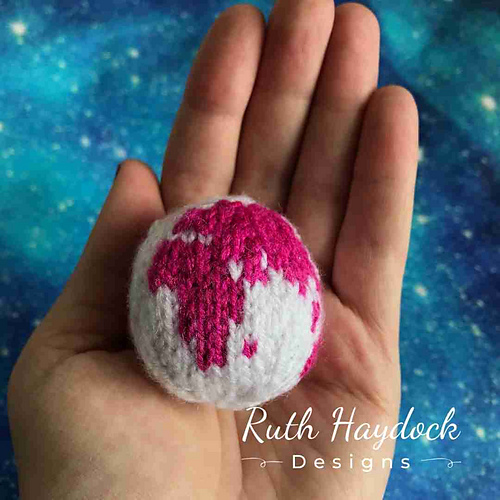Ravelry: Mini Knitted Globe pattern by Ruth Haydock