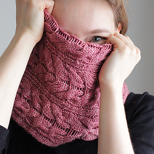 Ravelry: Snood with Cables pattern by Linda Marveng