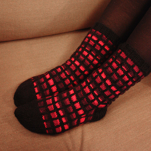Ravelry: Karo Socken pattern by Susan Moskwa