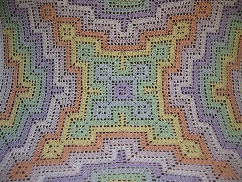 Ravelry: Square and Ripple Blanket pattern by Sara Palacios