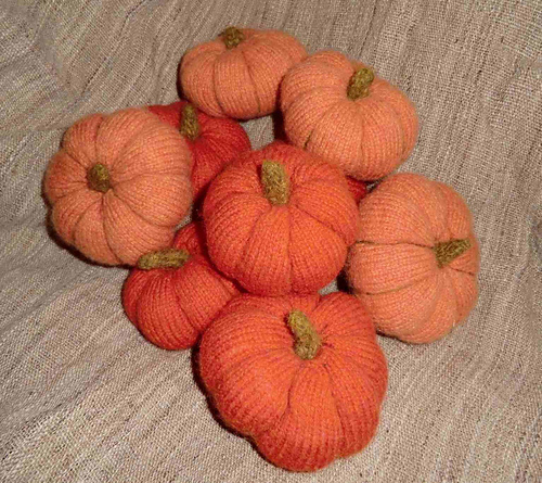 Ravelry: Little Knitted Pumpkins pattern by Sally Pointer/ Wicked Woollens