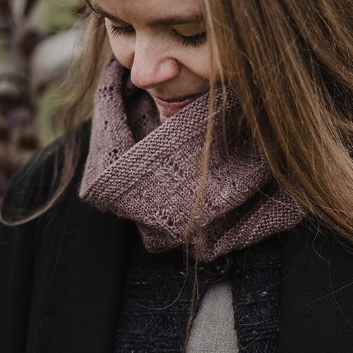 Ravelry: Wellwood Cowl pattern by sam lamb
