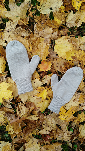 Ravelry: Aunt Ethel's Vintage Mittens pattern by Sarah B