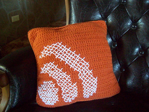 Ravelry: RSS Feed Pillow pattern by DIY Maven