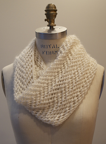 Ravelry: Aberystwyth Cowl pattern by Sarah Solomon – Into the Wool