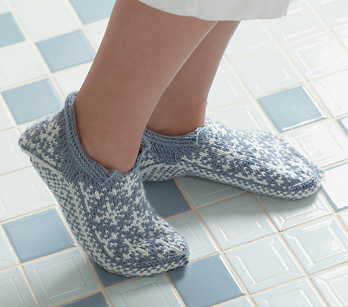 Ravelry: Snowflake Slippers pattern by Laura Farson