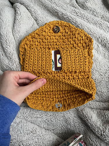 Ravelry: "Honey & Maple" Crochet Wallet pattern by Sara Jenema