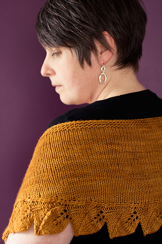 Ravelry: Cedar Leaf Shawlette pattern by Alana Dakos