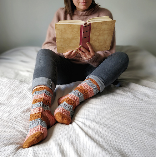 Ravelry: Venus socks pattern by Sari Nordlund