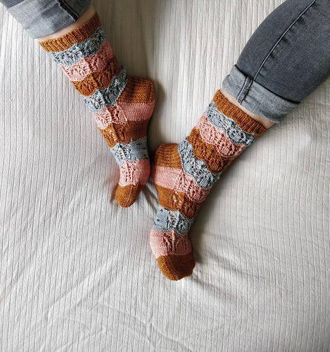 Ravelry: Venus socks pattern by Sari Nordlund