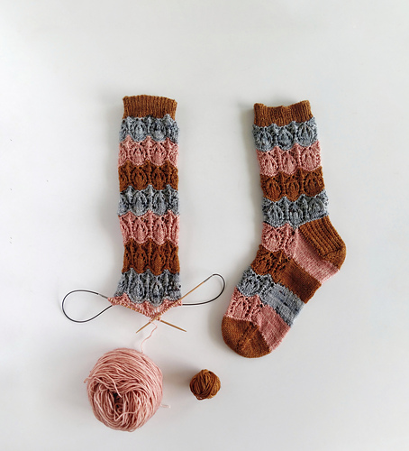 Ravelry: Venus socks pattern by Sari Nordlund