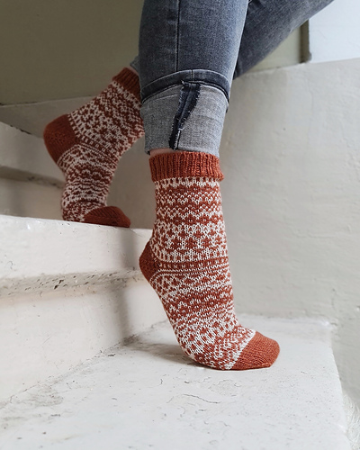 Ravelry: Scandinavian socks pattern by Sari Nordlund