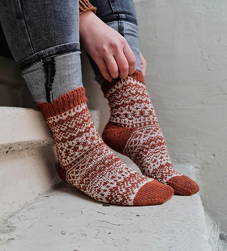 Ravelry: Scandinavian socks pattern by Sari Nordlund