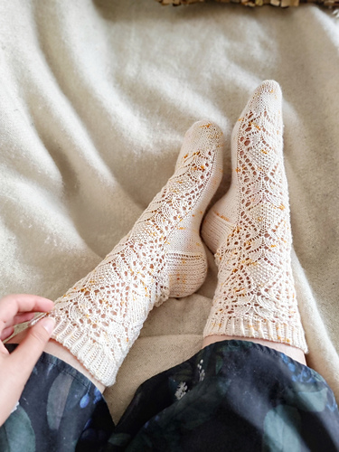 Ravelry: Ariel socks pattern by Sari Nordlund