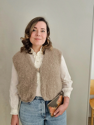 Ravelry: Teddy vest pattern by Sari Nordlund
