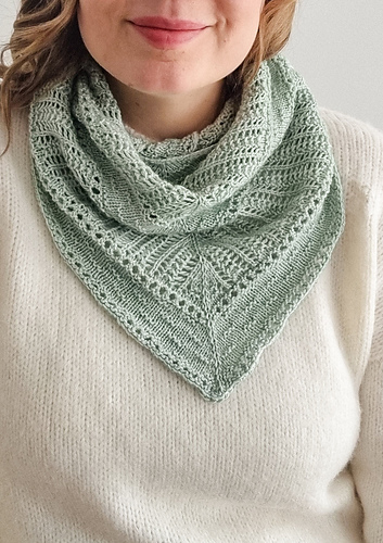 Ravelry: Tiny shells shawl pattern by Sari Nordlund