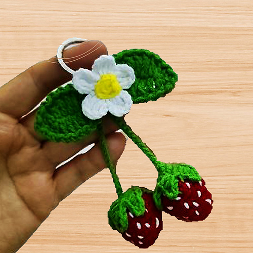 Ravelry: Crochet strawberry keychain pattern by Noha