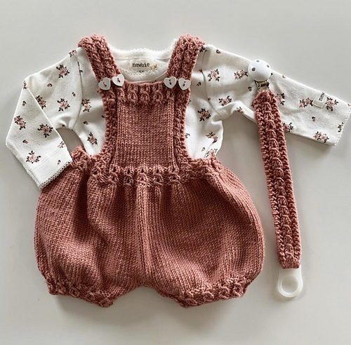 Ravelry: Småfletteromper / Mock Cable Romper pattern by scandiknit