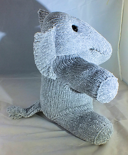Ravelry: Elephant X Loom pattern by Scarlett Royale