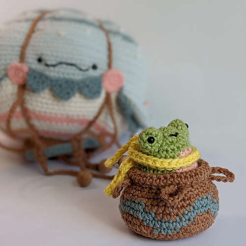 Ravelry: Whale Shark Balloon & Captain Froggie pattern by Svenja Rösner