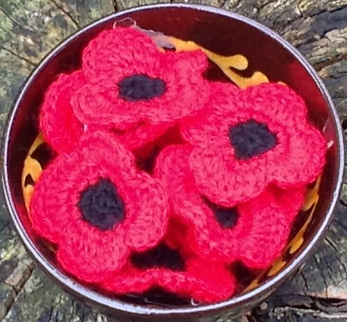 Ravelry: Crocheted Poppies pattern by Just Jen