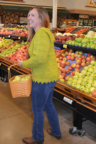 Ravelry: Golden Delicious pattern by Mary Scott Huff