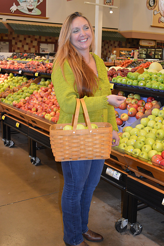 Ravelry: Golden Delicious pattern by Mary Scott Huff