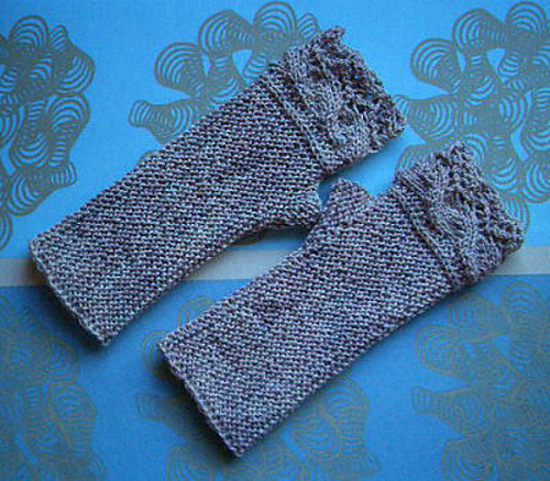 Ravelry: Winding Road Mitts pattern by Adrienne Lash