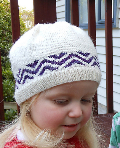 Ravelry: Zigging Hat pattern by Sarah Ronchetti
