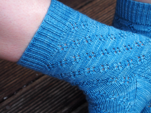 Ravelry: Hailstones pattern by Sarah Ronchetti