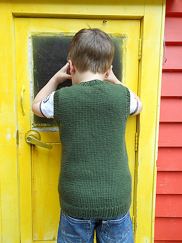 Ravelry: Zipped Up pattern by Sarah Ronchetti