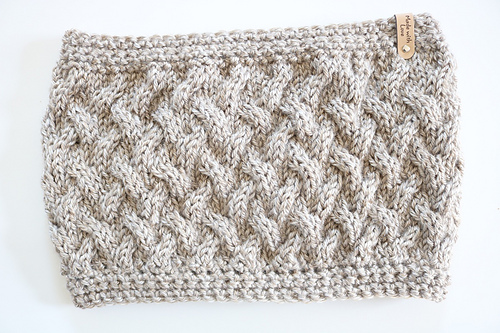 Ravelry: Heartland Cable Cowl pattern by Susan Frick