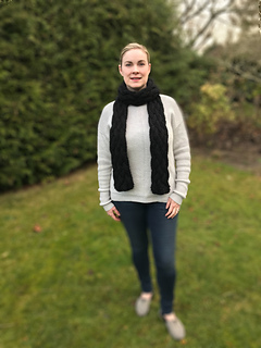 Ravelry: Maureen Scarf pattern by Sarah Gordon