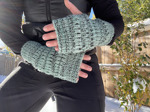 Ravelry: Puff Cuffs pattern by Shana S. Cohen