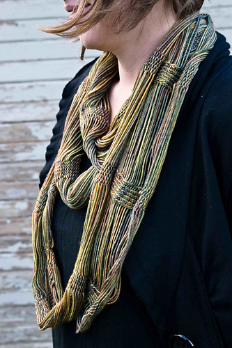 Ravelry: String Theory Scarf pattern by Vivian Aubrey