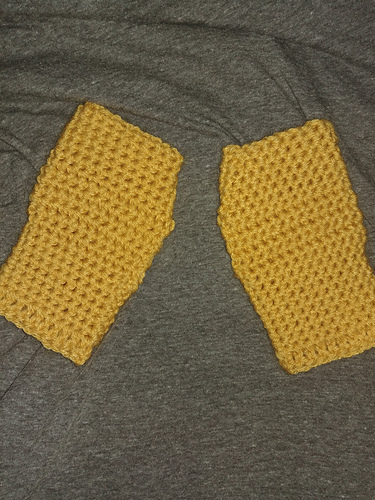 Ravelry: Infinity Gauntlet Gloves pattern by Aria Winchester