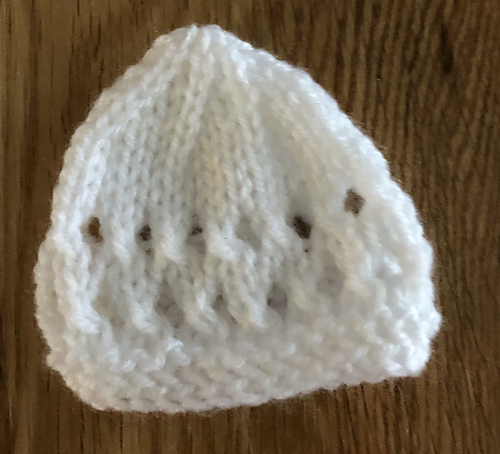 Ravelry: Jay Micro-Preemie Baby Hats pattern by marianna mel