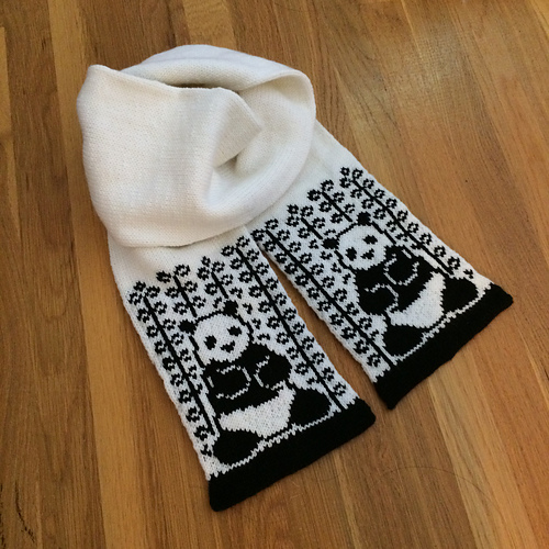 Ravelry: Reverse Panda Scarf pattern by Rebecca Tsai