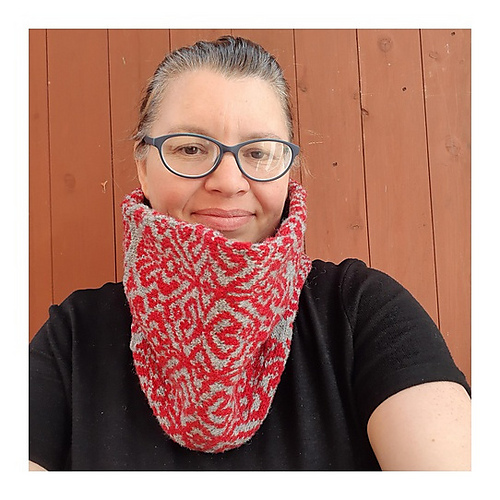 Ravelry: Alexandria Cowl pattern by shinysuperhero