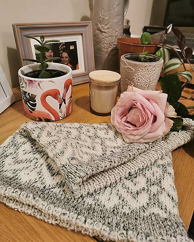 Ravelry: Ally Cowl pattern by shinysuperhero