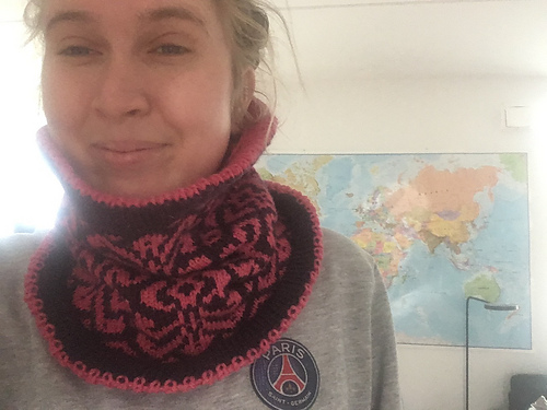 Ravelry: Ally Cowl pattern by shinysuperhero