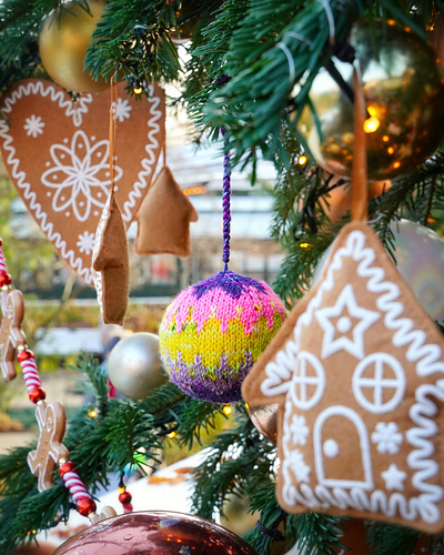 Ravelry: The Fab Ball pattern by shinysuperhero