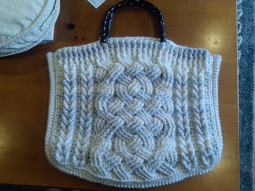 Ravelry: Dover Cable Bag pattern by Noelle Stiles